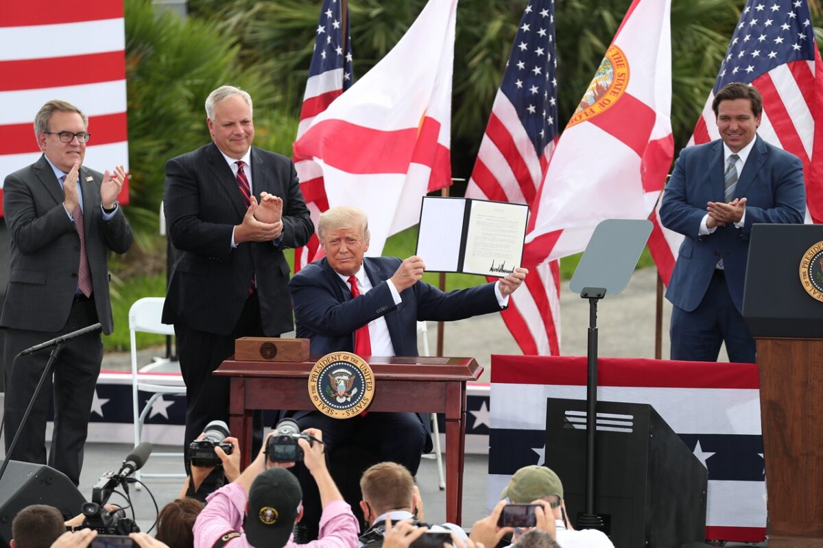 Who Wore It Best Tiny Presidential Desk Edition: Photo Essay