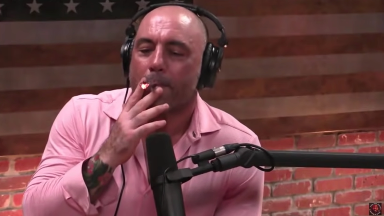 How Joe Rogan Openly Smokes Marijuana in Texas