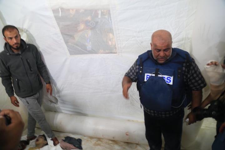 Al Jazeera Gaza Bureau Chief Found Out His Family Was Killed