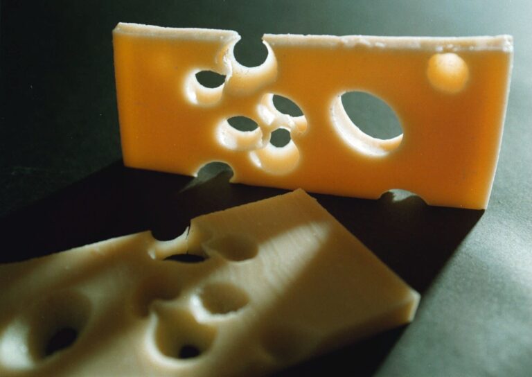 Florida Man's Hands Go Yellow After Eating a Lot of Cheese