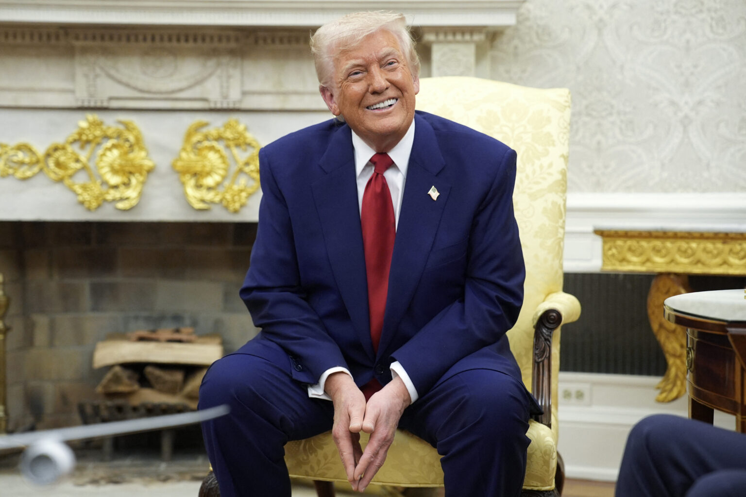 Trump Cheers Court After Appeal Restores Nat’l Guard Control