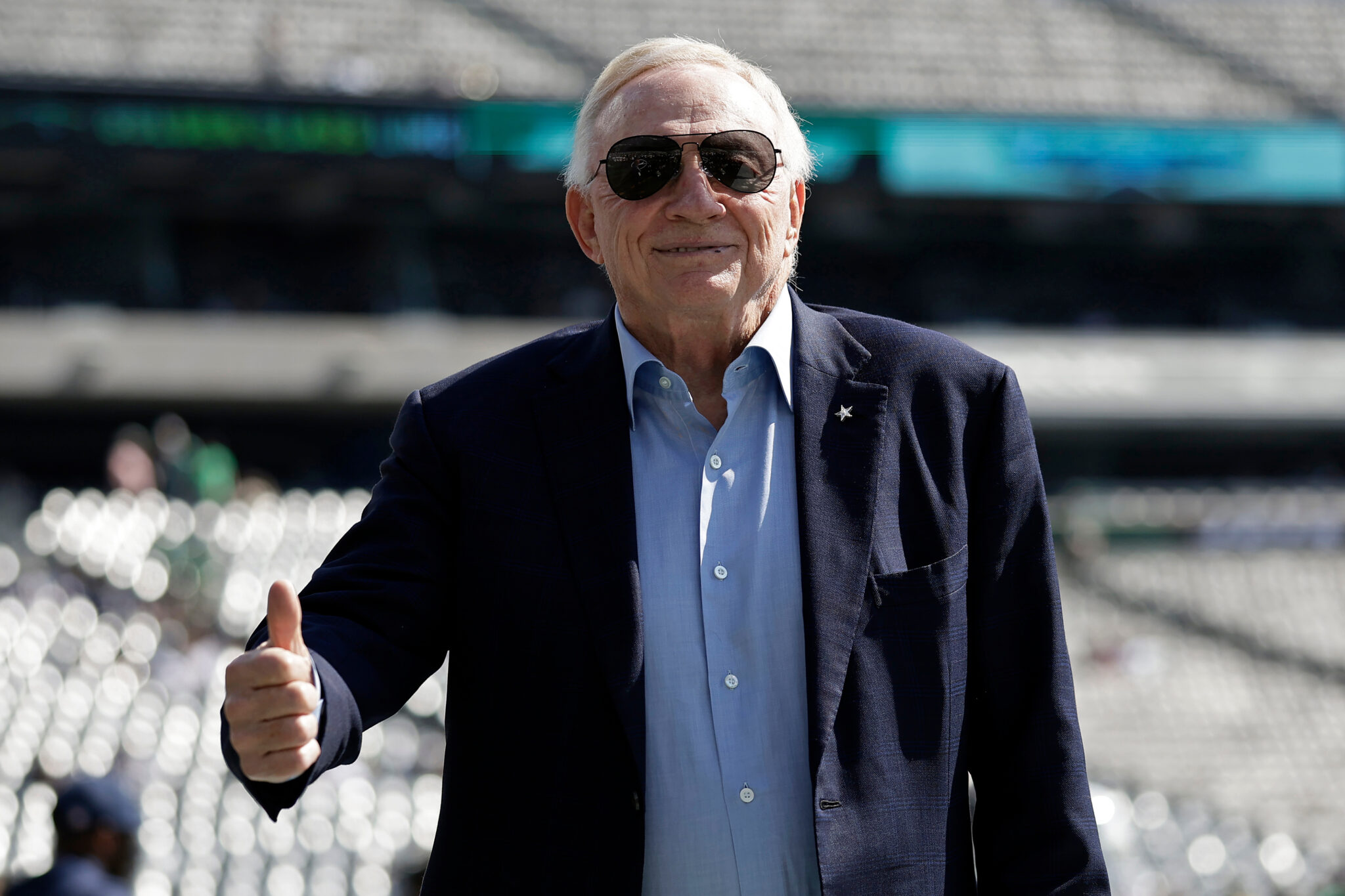 Cowboys' Jerry Jones Fined $250K for Flipping Off Fans