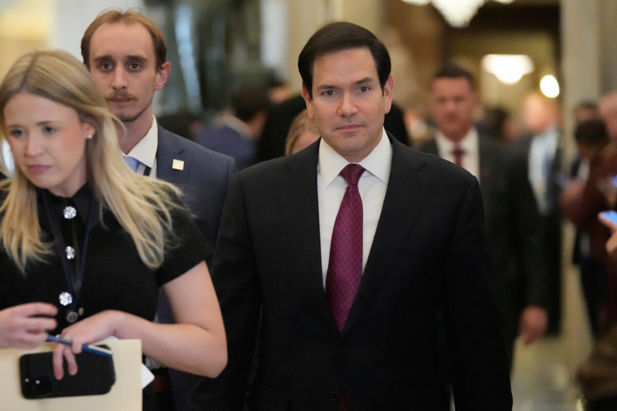 Marco Rubio Mocked for Wearing Big Shoes Amid Trump Report